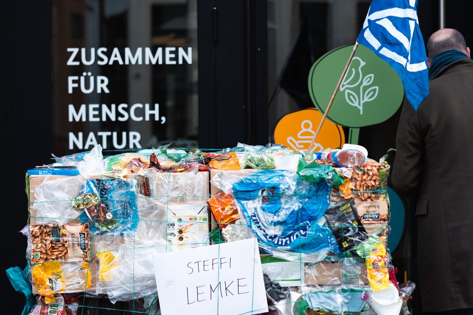 Stop Waste Colonialism | XR de